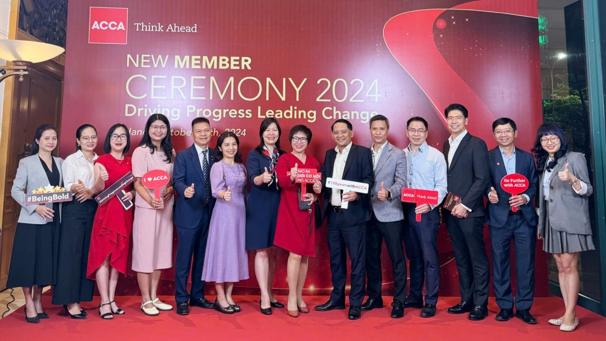 Smart Train tự hào có 3 học viên nằm trong Top 3 tốt nghiệp thủ khoa chương trình ACCA tại Việt ...